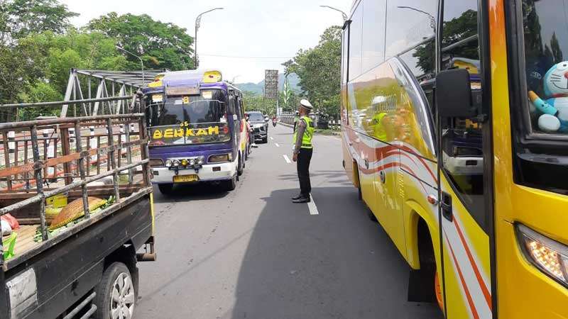 Peraturan Ganjil Genap tak Lagi Berlaku Bagi Bus Wisata Plat Kuning ...