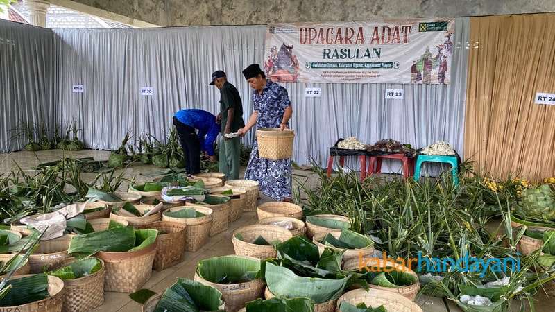 Ratusan Nasi ‘Sarang’ Dibagi Saat Rasulan Padukuhan Tumpak